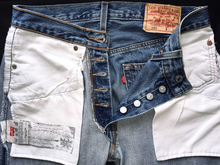 VINTAGE 2005 Made in D.R. LEVI'S® 501®XX Straight Cut Jeans — W31½ L34
