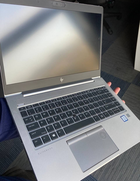 HP EliteBook i5-8th. ram 8GB. 256 SSD M2.