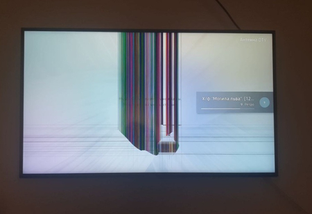 Samsung TV 43 UHD 4K RU7100 Разбит экран