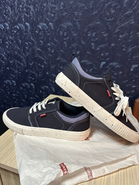 levi's men's sneacker us10