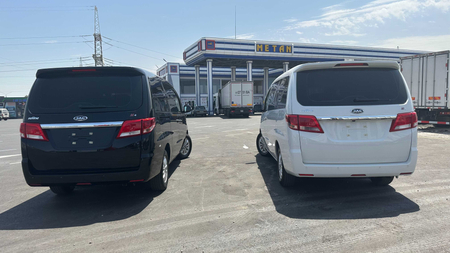 JAC M4 ishonchli va qulay mini bus naxta bor