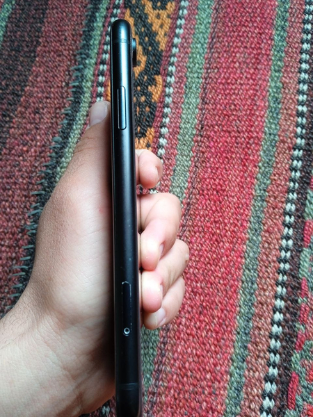 lphone XR sotiladi