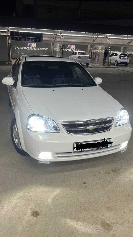 Ласетти сотилади