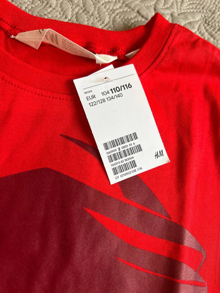 Футболка H&M новая на мальчика 5лет