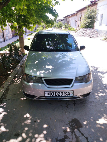 Neksa 2 sotiladi sro\\\'chna moshina idiyal xolatda