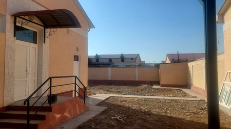 Fargona airaport orqasida uy