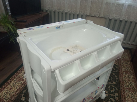 Продам пеленальный столик