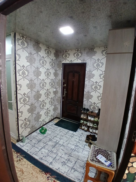 Продается квартира 3 ком на октябре г. Чирчик