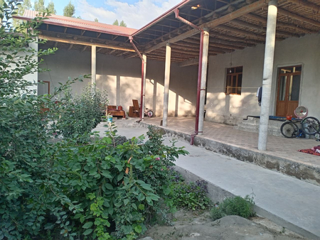 Uy sotiladi srochna