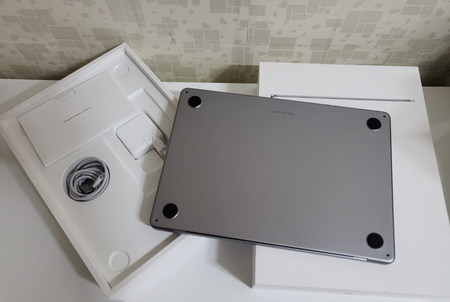 Macbook Air M2 spacegray 13 dyum 16GB Ram/512 GB ssd yangi sotiladi