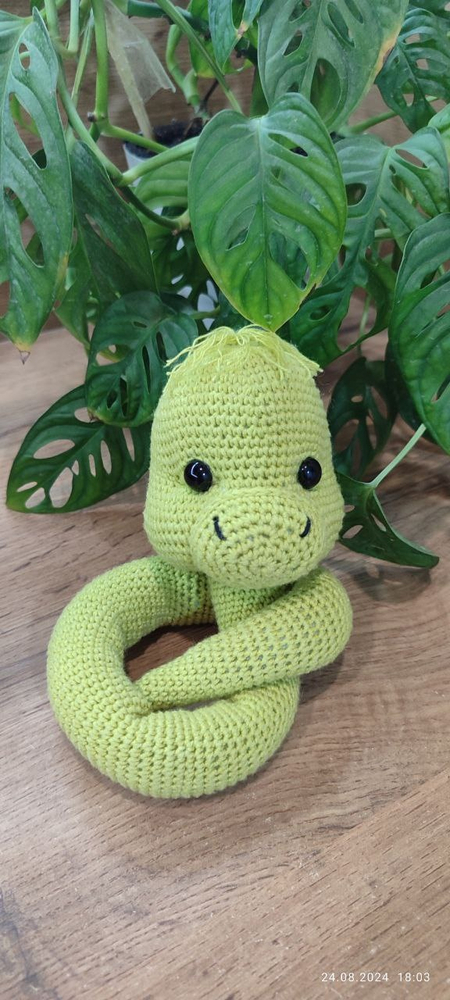 Вязаные игрушки ручной работы.