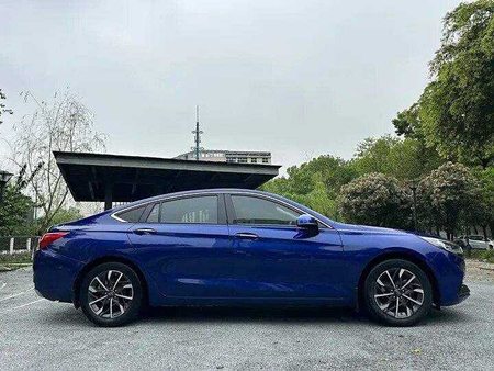 Hongqi H5 - Orient Leasing bilan halol nasiyaga