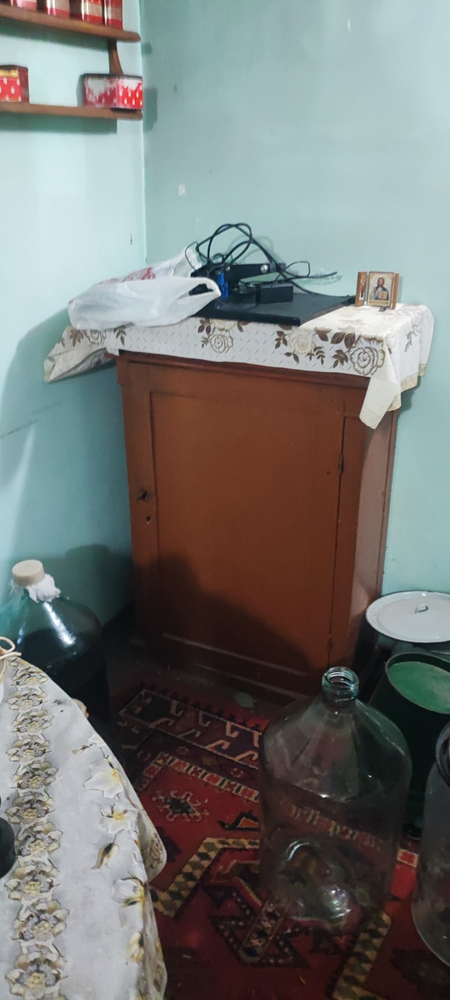 Мебель из дома советская.