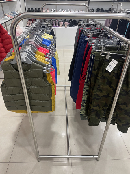 Продается железные аксесур для магазина .