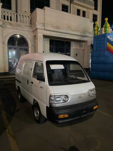 Damas Van 2024 Salon