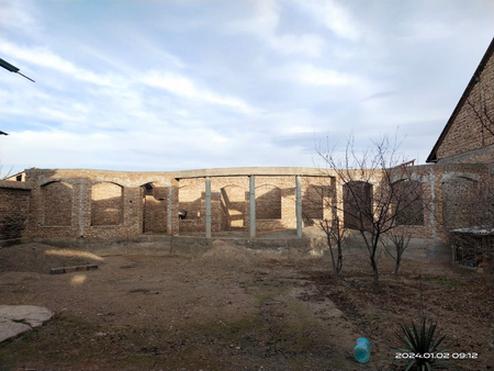 Чуст богишамол больница йонида 6 сотих криб яшашга тайор уй сотилади