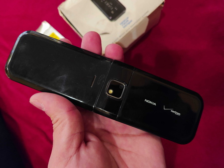 Продаётся телефон Nokia 7205.