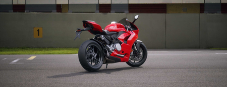 Мотоцикл Ducati Panigale V2