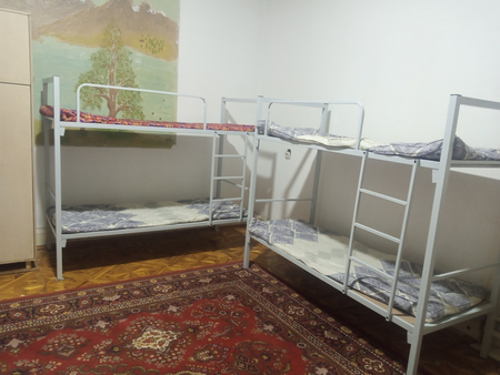Yakkasaroy Qizlar uchun kvartira. Bezmakler, Bezxozayka