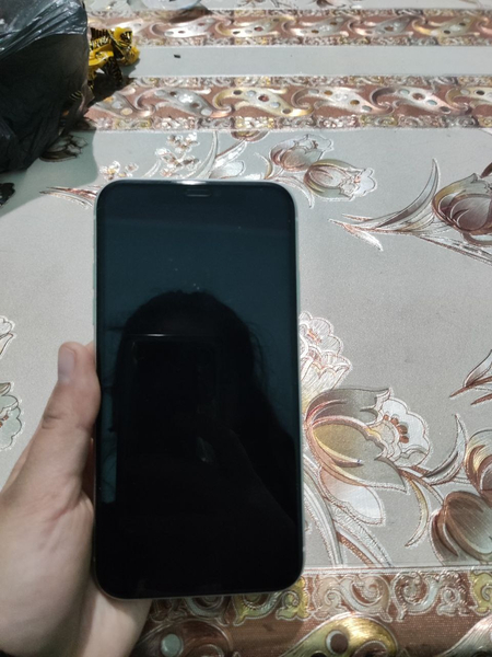 Iphone 11 sotiladi