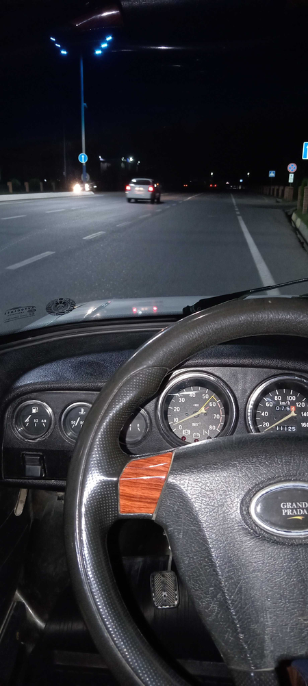 Vaz 21 06 sotiladi
