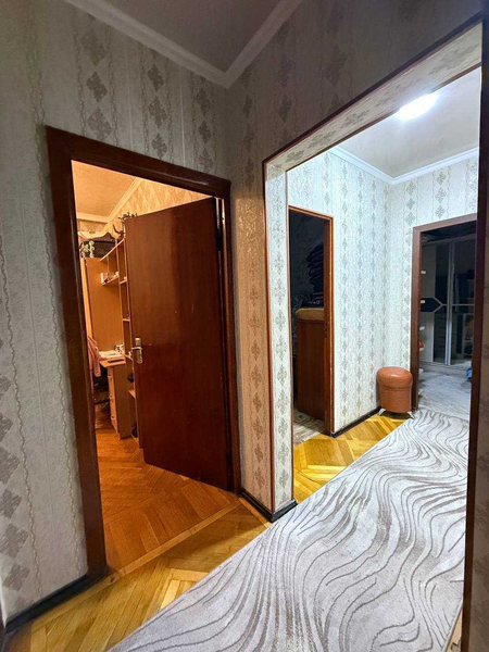 Продается 4-х комнатная квартира в центре  на Саид Барака 90м2