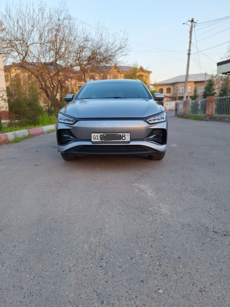 Продам byd e2 (2023 года) серого цвета