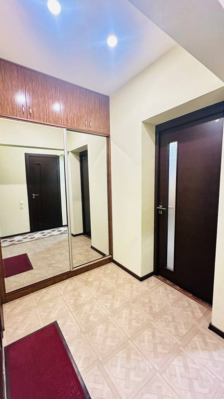 Дружба Народов 2/2/9  1,7м²  65м²