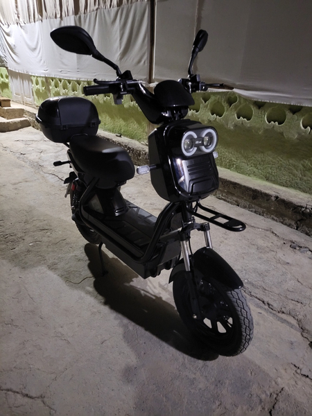 Skuter holati yangi