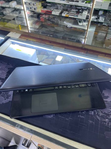 Acer intel Celeron N3160 DDR 8GB SSD 128GB HDD 500GB