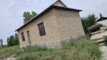 Uy sotiladi manzil Quyichirchiq tumanida