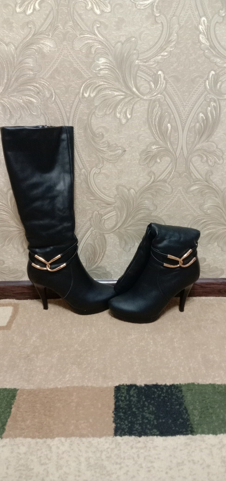Женские сапоги новые