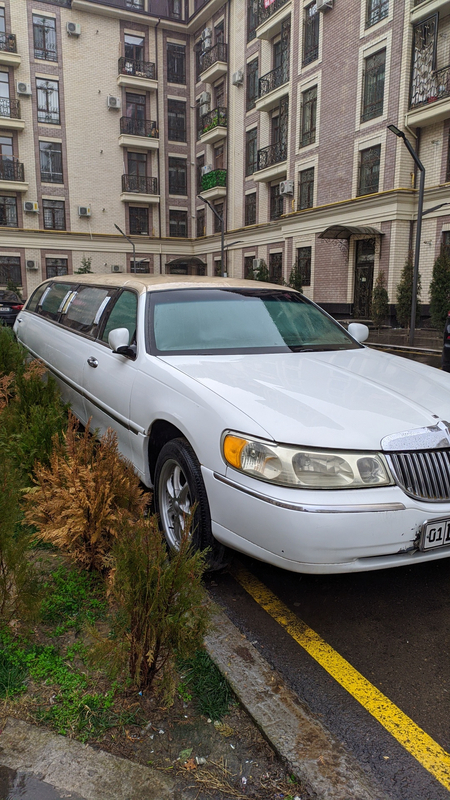 Лимузин Lincoln Town Car