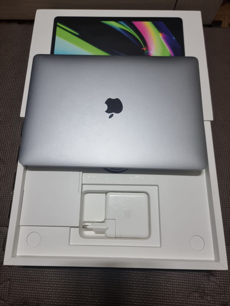 Mc book pro m1 8/512gb