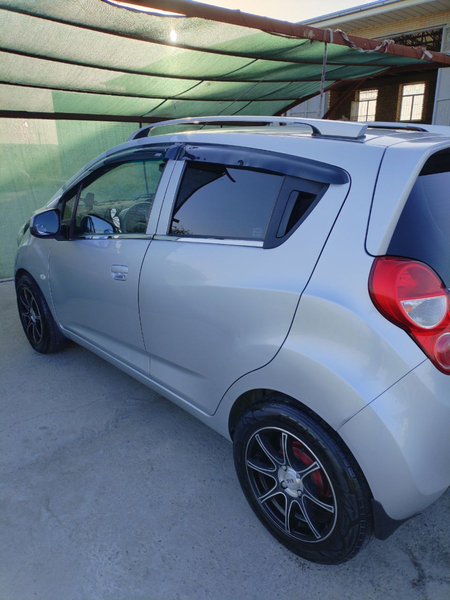 Spark avtomashinasi sotiladi 6800 $ yana