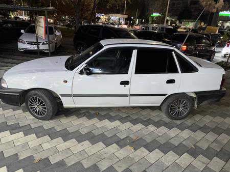 Срочно продаю автомобил Нексия 1 (сонс) 2001