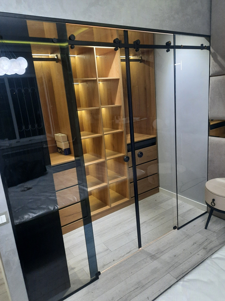 Стеклянные перегаротка душавой кабина
