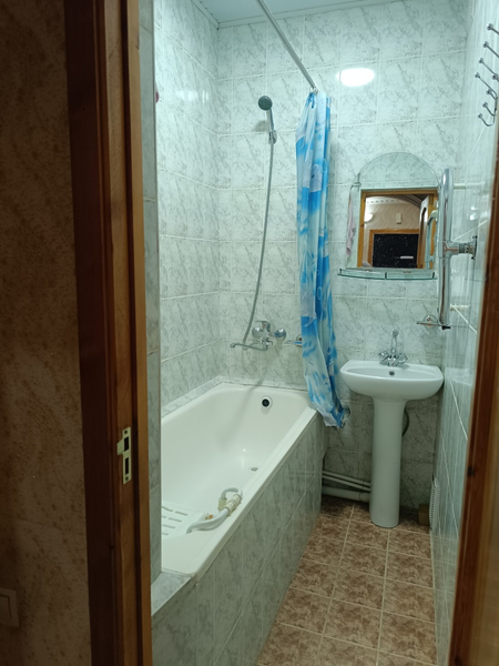 Юнусабад 14 Боходир 4/1/5 балкон 2х6 огород