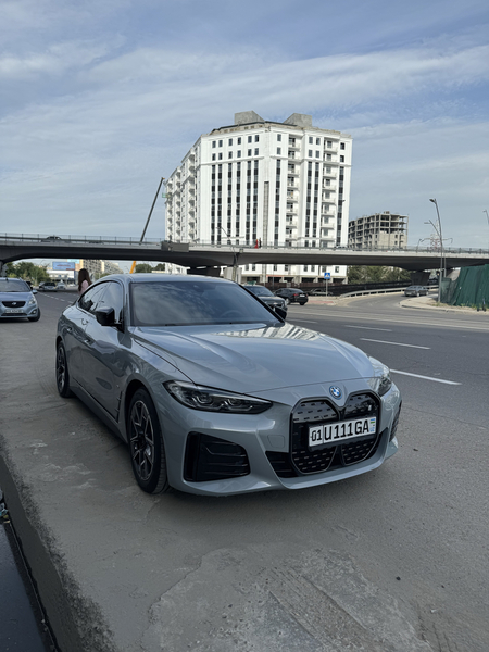 BMW I4 e drive 40 Grey