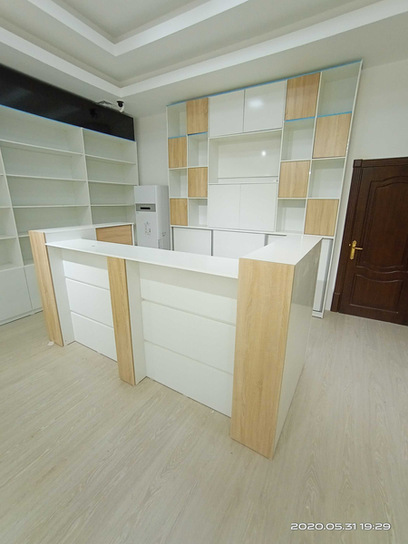 Торговые витрины для магазинов, бутиков, аптек, любой формы vitrina.