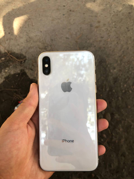 Iphone x holati yaxshi ulgurib qolila bunaqa narxga x yoq