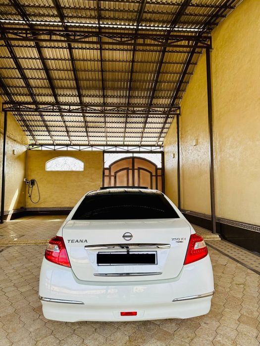Nissan teana yahshi holatda