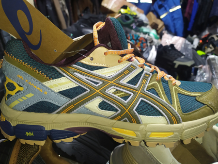 Продаются беговые кроссовки фирмы ASICS модель Gel- Kahana 8, 2024.