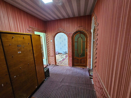 3 xonali 85m² 3-qavat.
4 qavatli panelniy dom.
Manzil : Sharq_1 (Dolch