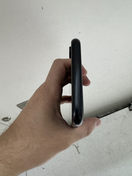 iPhone xr 64 holati zor turbasim