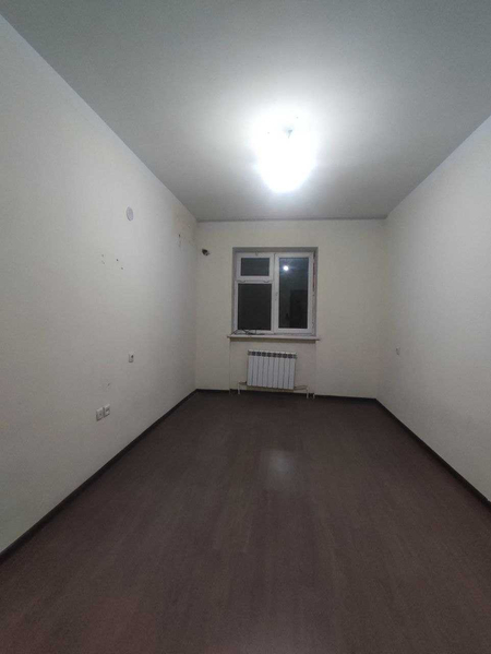 Сергели 5а 3/1/7  продам срочна Сред. Рем Кв.м 56
