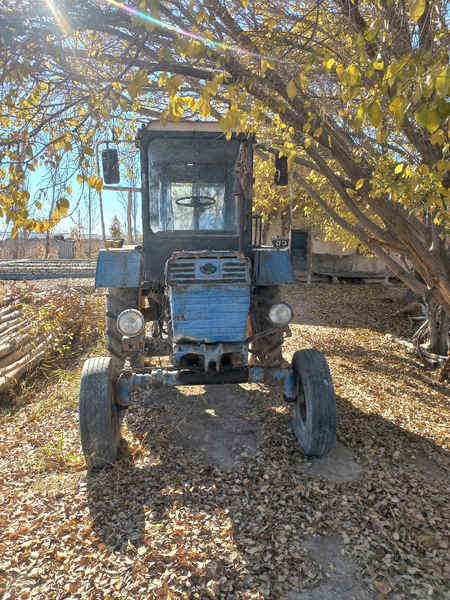 Traktor agregatlari bilan sotiladi