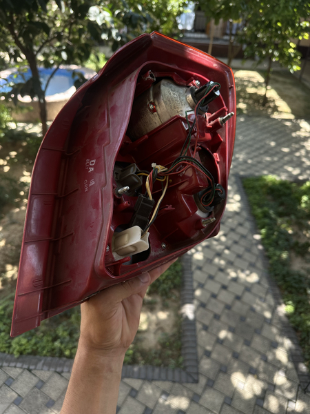 Optra fara chap tarafi sotiladi. Xolati zor