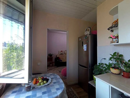 Квартира на Кушбеги 1в2/5/5 с мебелью техникой ремонт средний