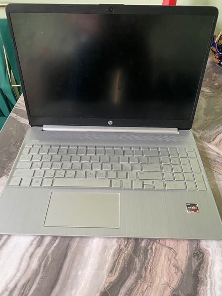 Noutbook HP holati yangi
